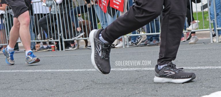 Best running shoes for heavy female runners | Solereview